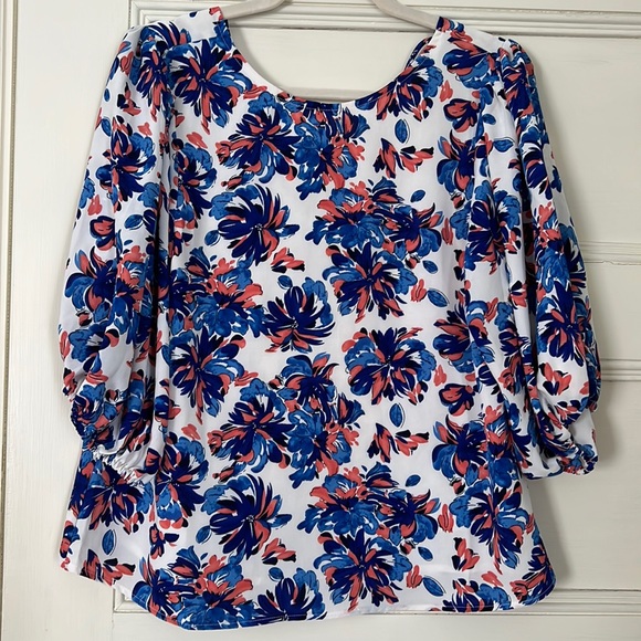 THML | Tops | Thml Nwt Red White And Blue Floral Top | Poshmark